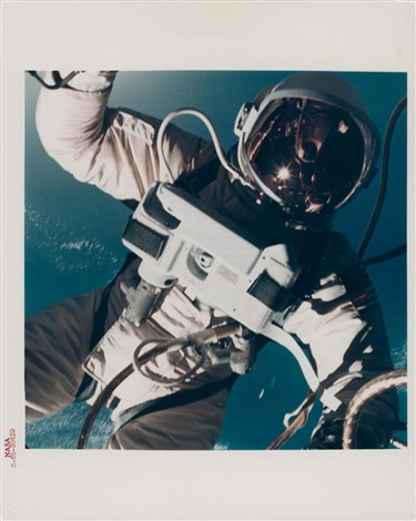 Gemini IV The first US spacewalk extraordinary close-up of Ed White ...